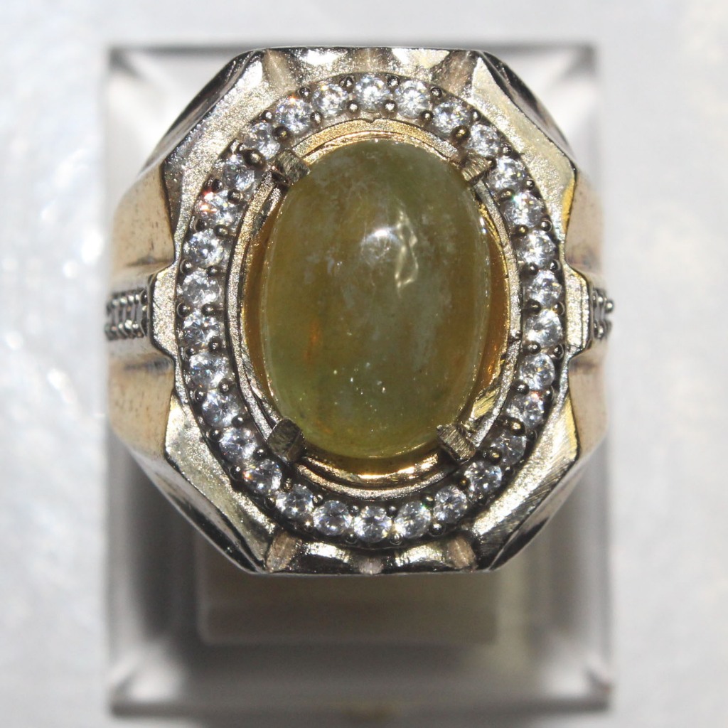 Jual Natural Green Sapphire (Corundum) | Shopee Indonesia