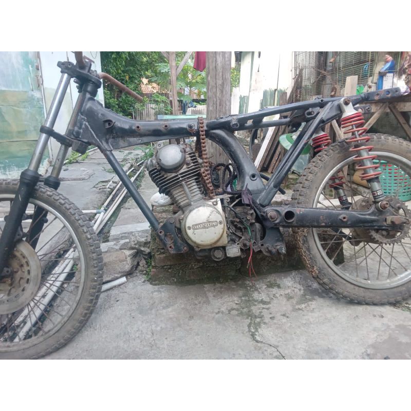 Jual rangka cb100 1978 k3 ori buntut lubang 3 bisa buat gl100 atau cb ...