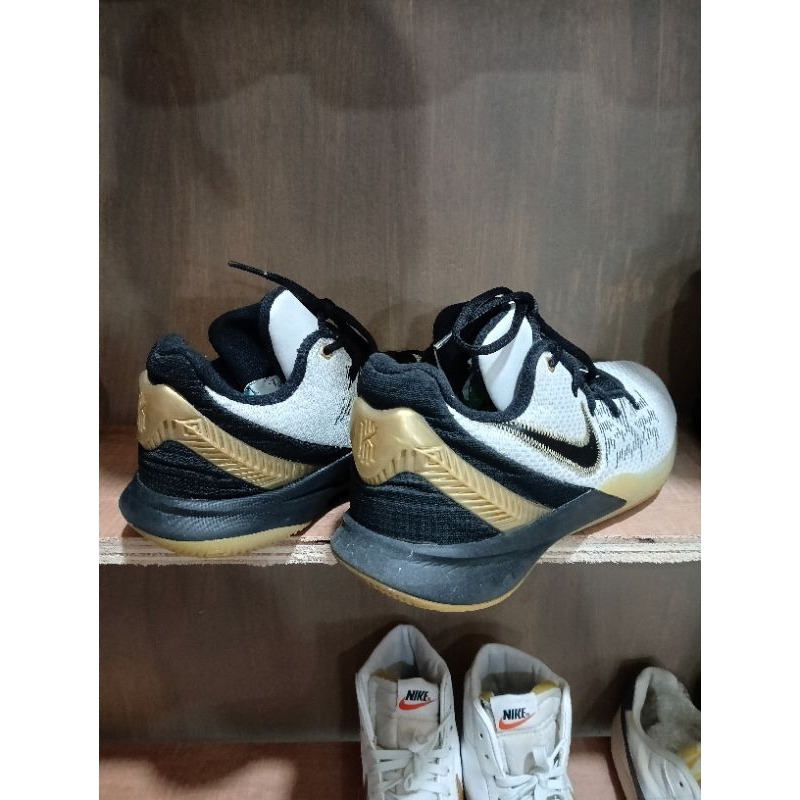 Jual Sepatu Seken Nike Kyrie Flytrap | Shopee Indonesia