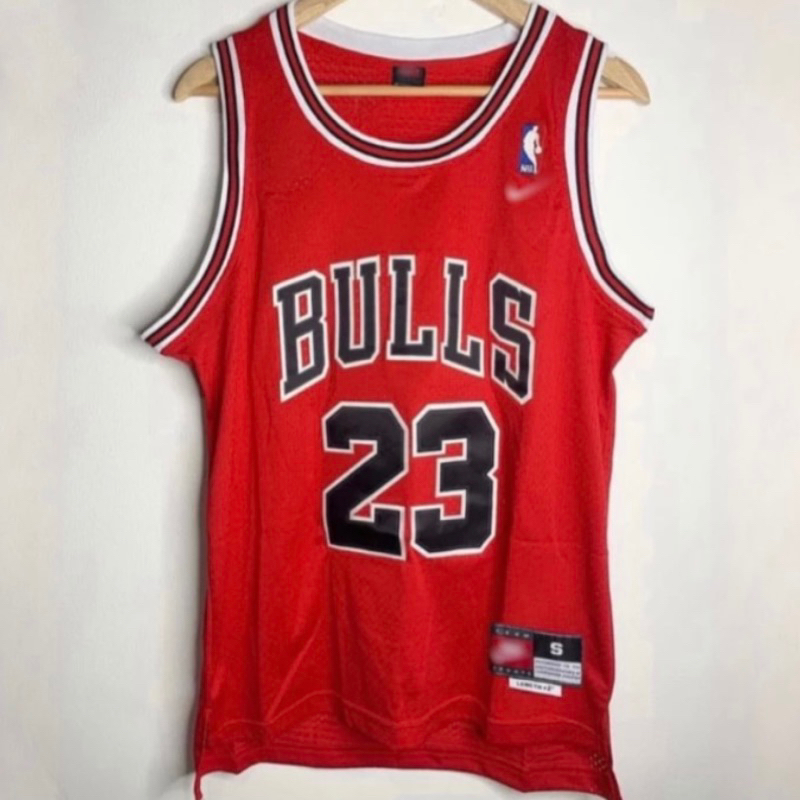 Jual JERSEY BASKET NBA #23 CLASSIC CHICAGO BULLS #23 MICHAEL JORDAN ...