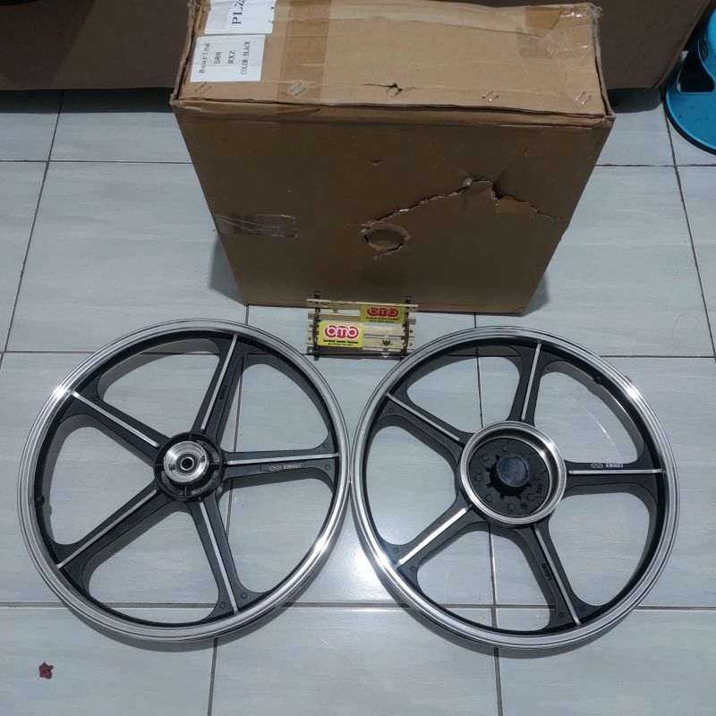 Jual Yamaha RXZ PNP velg palang 5 model kawa gto ar set depan belakang ...