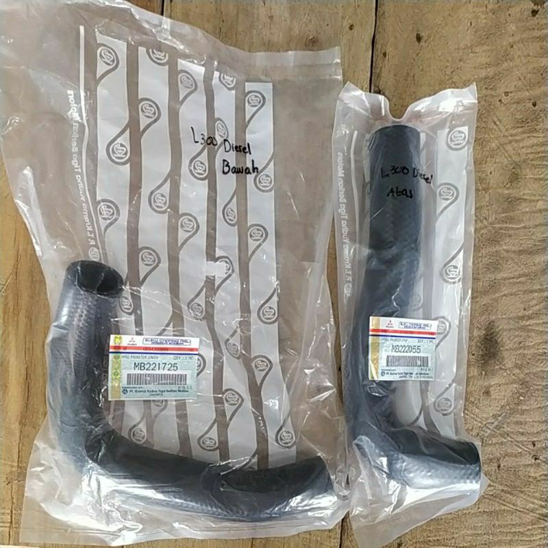 Jual Selang Radiator L300 Diesel Atas MB222055 / Bawah MB221725 ORI KTB ...