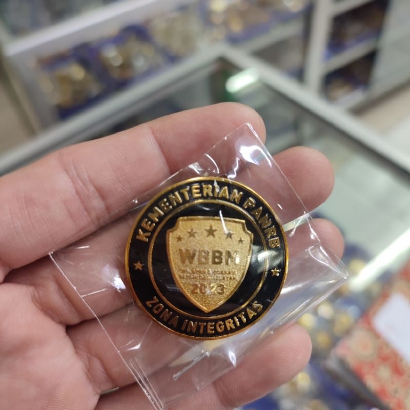 Jual pin lencana WBBM tahun 2023 gold ( kementerian PANRB ) | Shopee ...