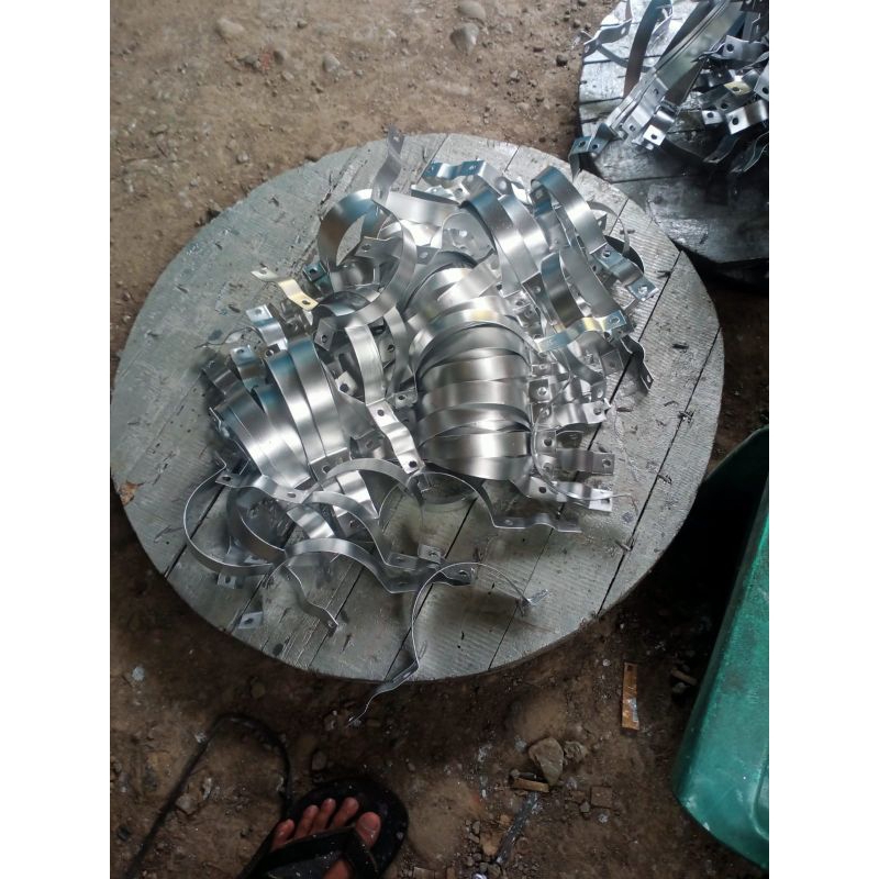 Jual klem tiang lampu 6in | Shopee Indonesia