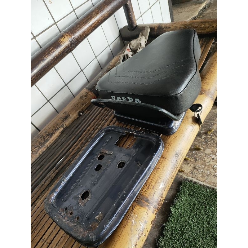 Jual jok pisah sadel vespa exlusiv strada original | Shopee Indonesia