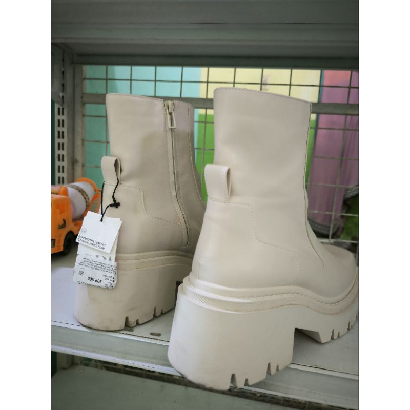 Jual sepatu bot woman Zara original second preloved | Shopee Indonesia