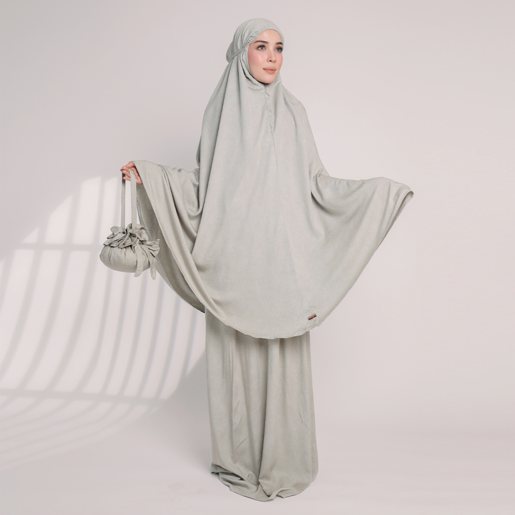 Jual Lozy Hijab - Kejora Prayer Set (Mukena Motif Rayon 2in1 Lozy x Lesti Kejora) | Shopee Indonesia