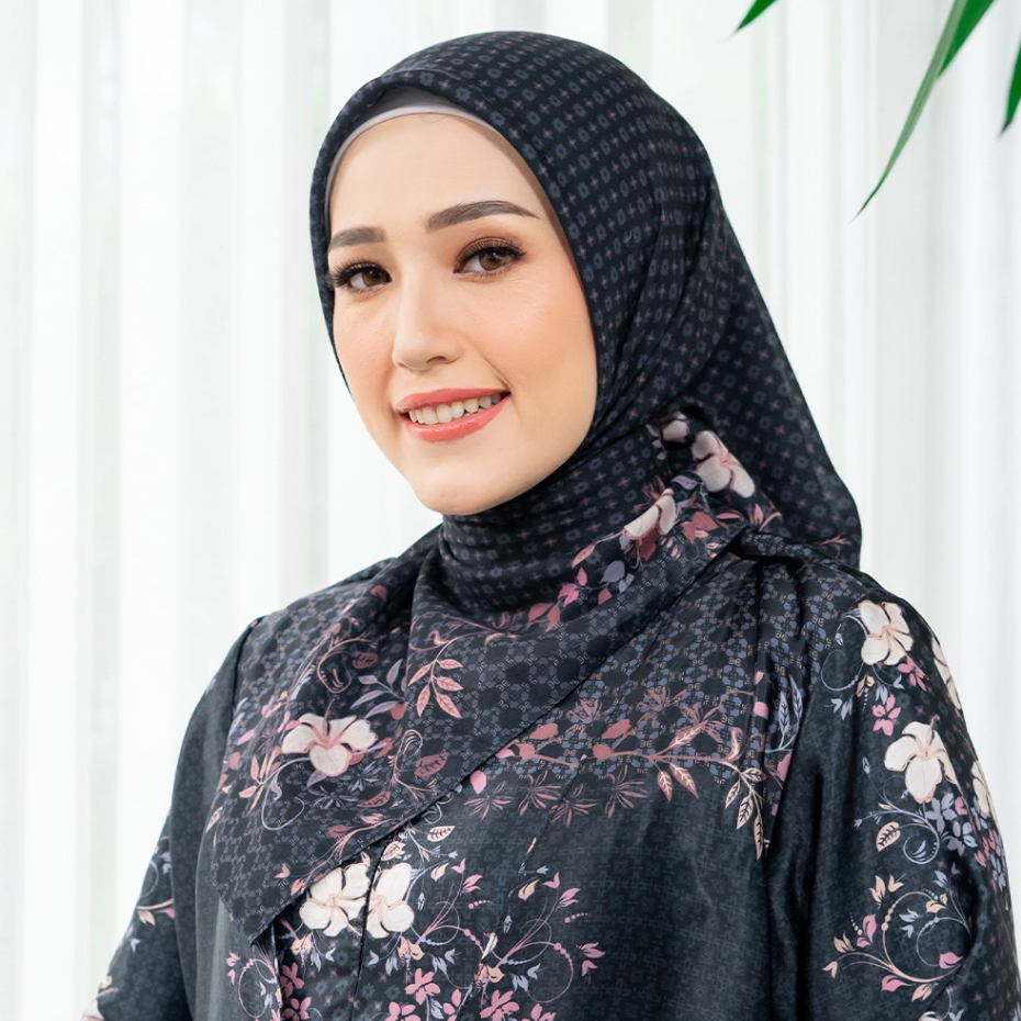 Jual BANESKA x ADELIA PASHA SCARF VOAL PREMIUM SERIES | HIJAB 169K GET 2 | KERUDUNG SEGI EMPAT ...