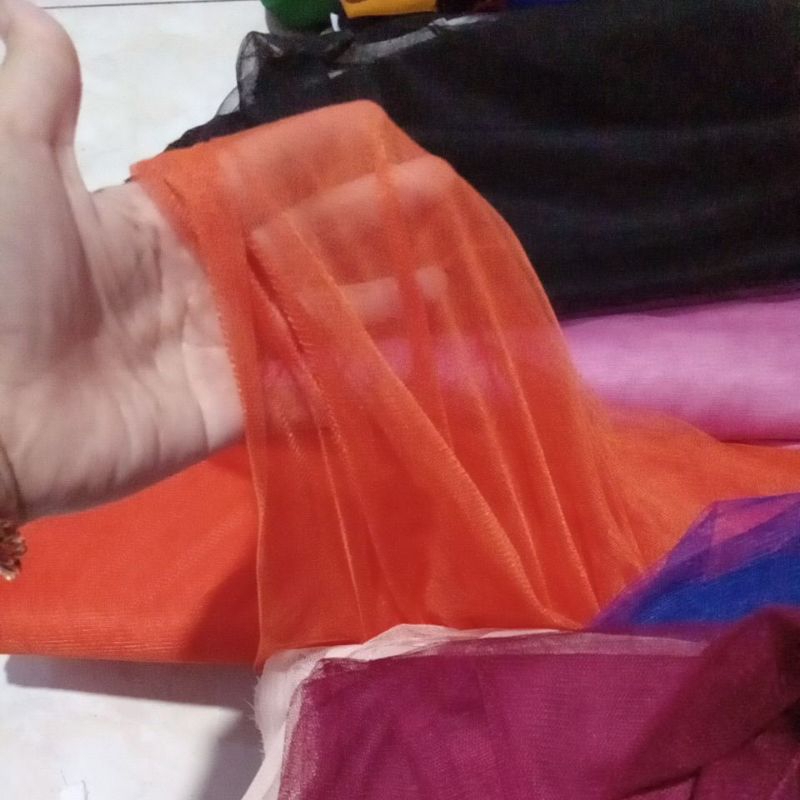 Jual ready rok tile atau tule sudah di potong jigjag seperti di gambar ...