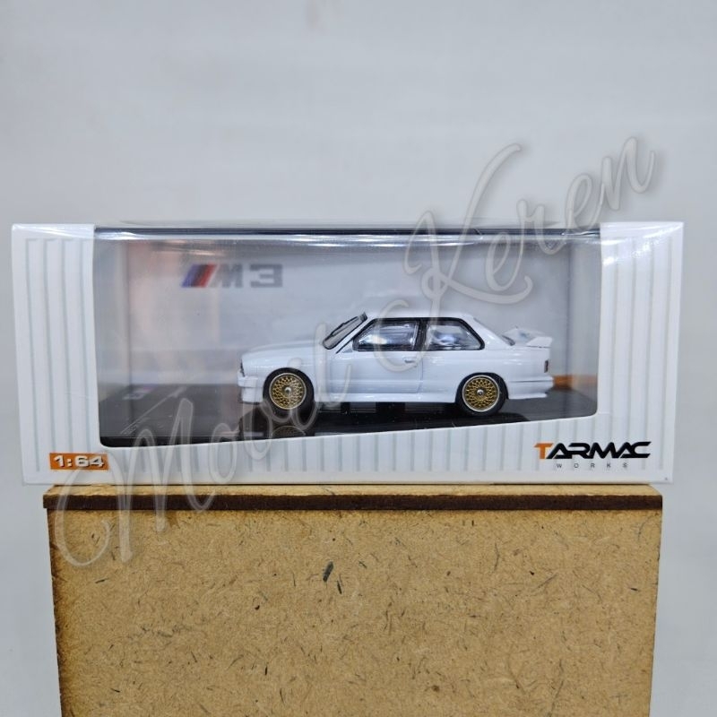 Jual Diecast Tarmac Works Hobby 64 BMW M3 E30 white | Shopee Indonesia