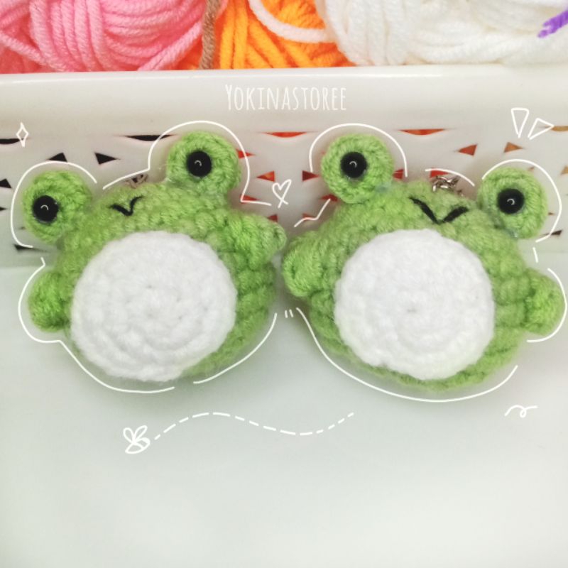 Jual Crochet frog keychain || gantungan kunci rajut amigurumi bentuk ...