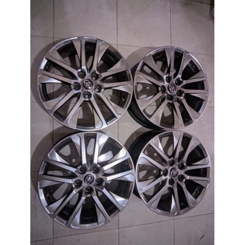 Jual Velg Mobil Replika Copotan Innova Zenix Type Q Bekas Ring 18x7,5 ...