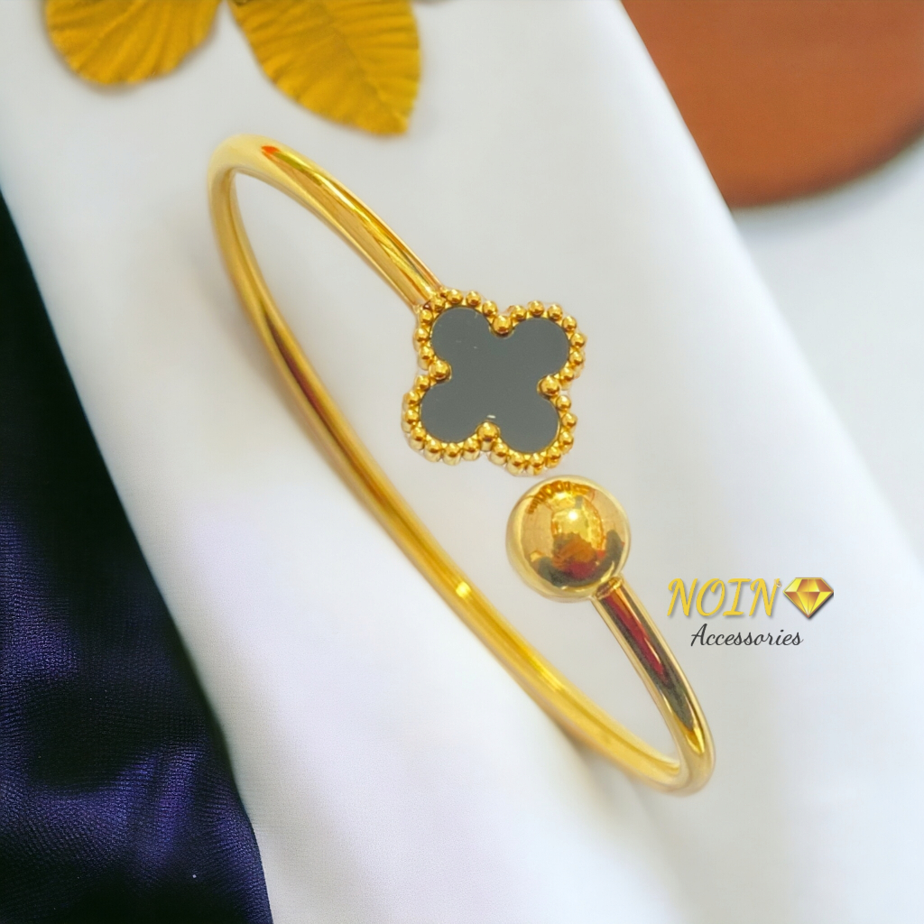 Jual Gelang Bangle Clover Hitam Titanium Fashion Wanita Korea Terbaru ...