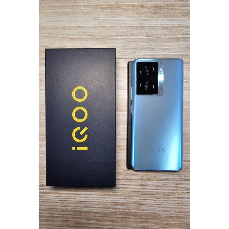 Jual iQOO Z7x 8/128GB Resmi Indonesia | Shopee Indonesia
