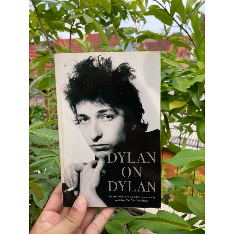 Jual Buku BOB DYLAN - DYLAN ON DYLAN Original | Shopee Indonesia