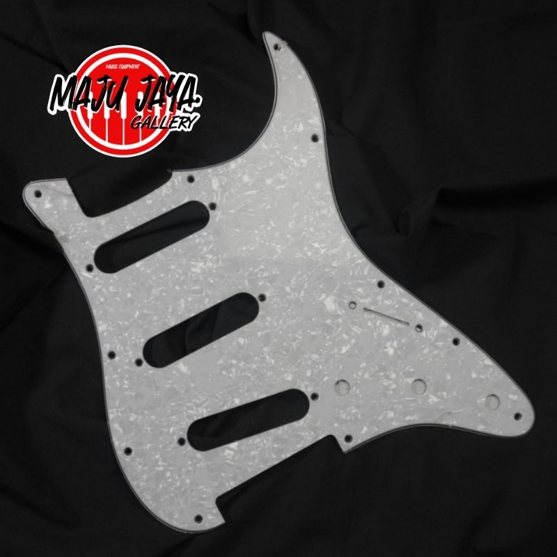 Jual pickguard gitar elektrik Stratocaster konfigurasi SSS polos dan ...