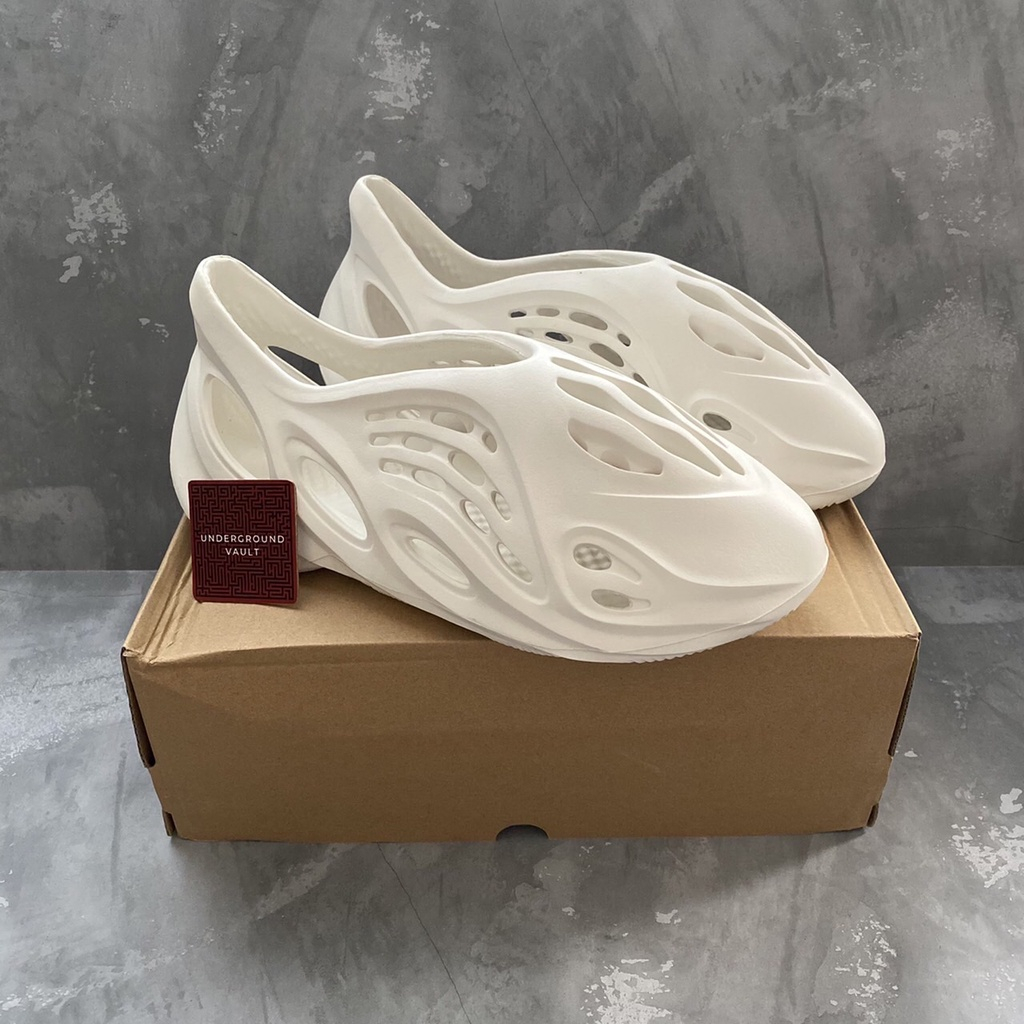 Jual Sendal Sandal Yeezy Foam Runner RNR RNNR Ararat Sand Putih Yezzy ...