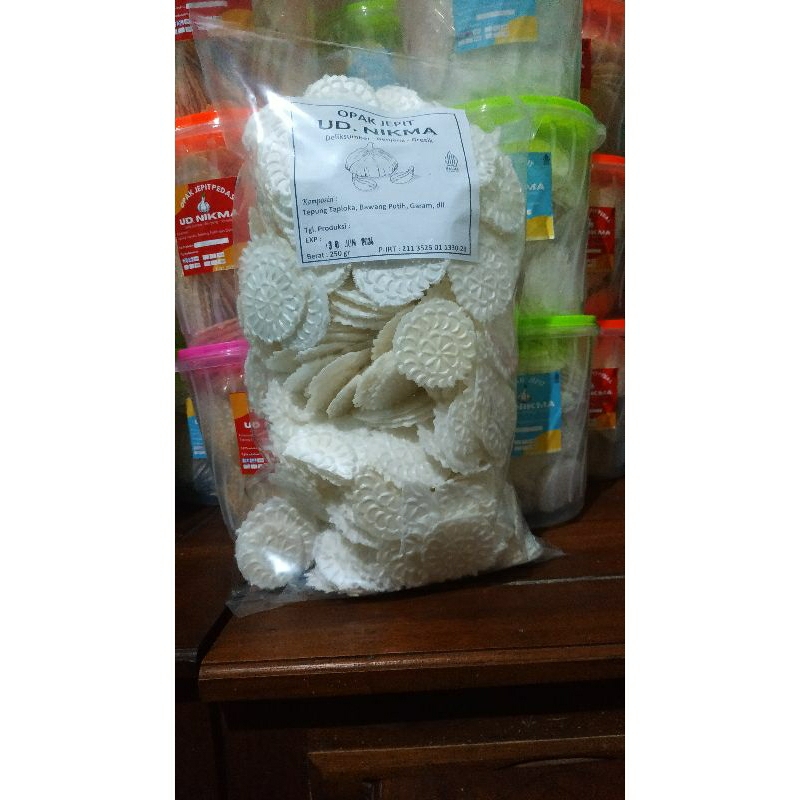 Jual Opak jepit UD.NIKMA rasa bawang dan pedas khas Gresik | Shopee ...