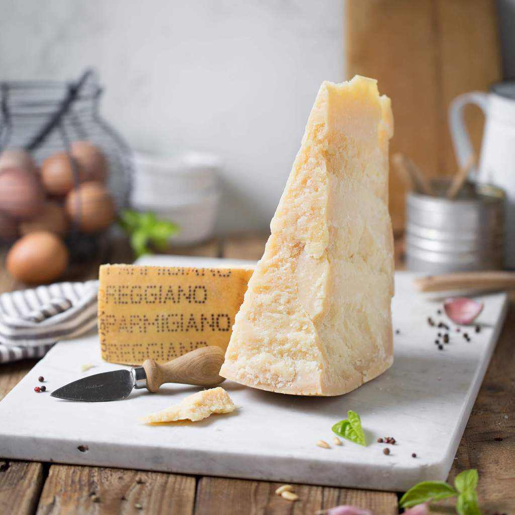 Jual Parmigiano Reggiano DOP Italian Cheese Keju italia Authentic ...
