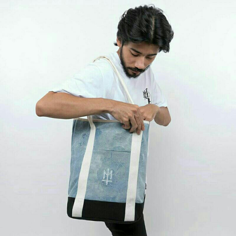 Jual MATERNAL DISASTER "DENIGMA" TOTE BAG HOOPSBANJARBARU | Shopee ...