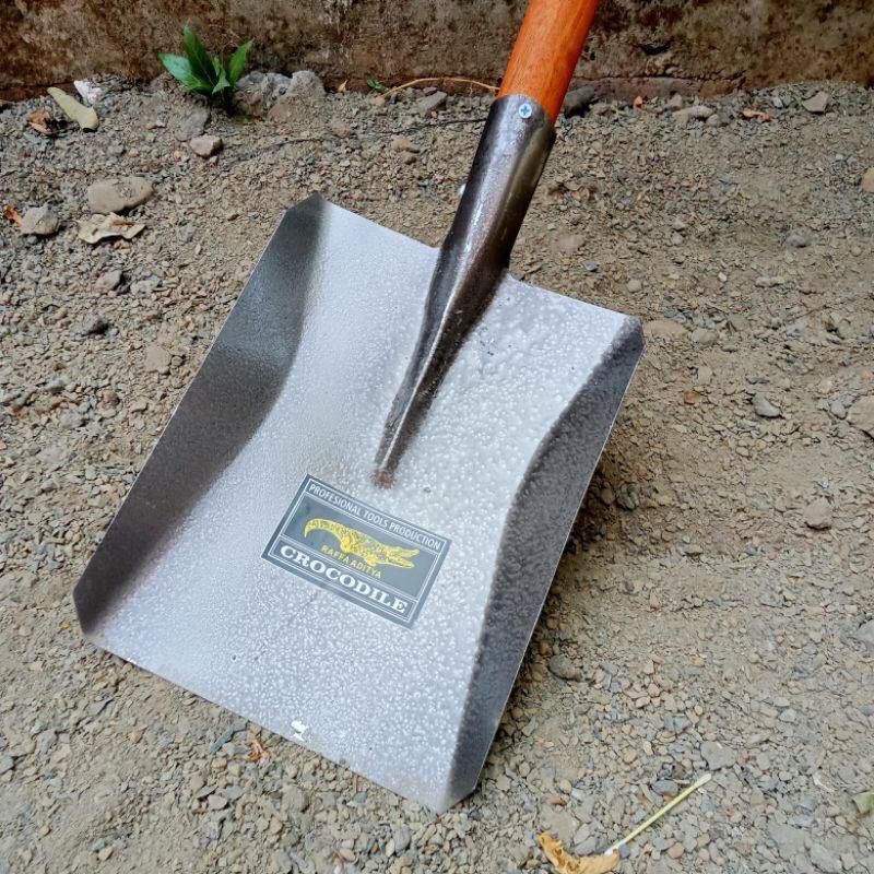 Jual Sekop Cap Crocodile-Sekop pasir ukuran 1 meter-Sekop garuk tanah ...