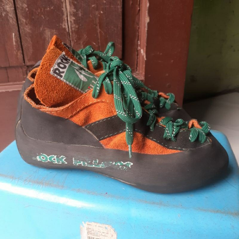 Jual sepatu panjat tebing rock climbing wall simond rock pillars ...