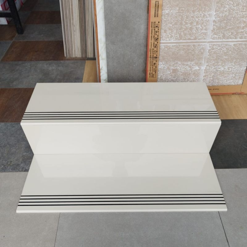 Jual granit tangga uk 30x60 & 20x60 cream polos garis hitam | Shopee ...