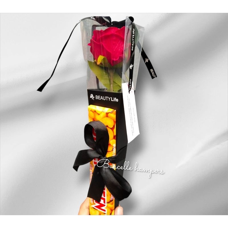 Jual BUNGA MAWAR BOX DAN COKLAT HADIAH WISUDA GIFT ULANG TAHUN HADIAH ...