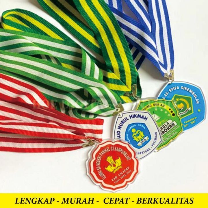 Jual Medali Kelulusan Paud TK SD SMP SMA SMK Medali Akrilik Stiker ...