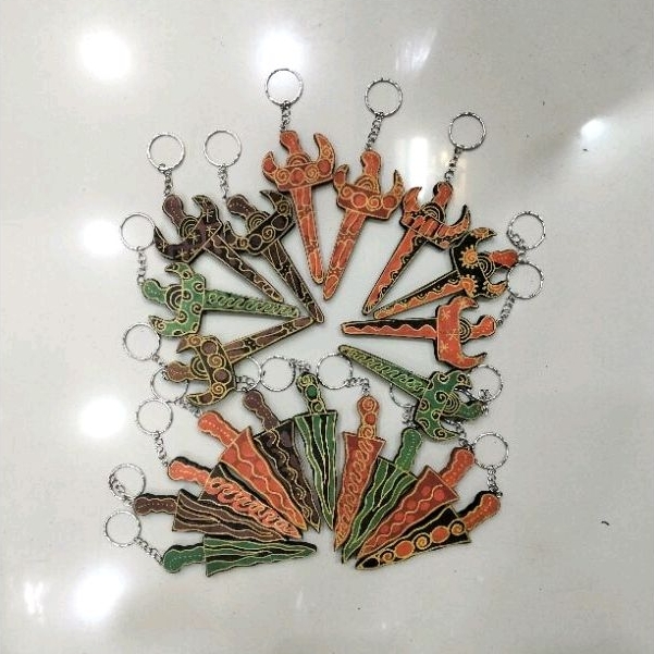 Jual 20pcs gantungan kunci kayu batik bentuk keris/souvenir jogja | Shopee Indonesia