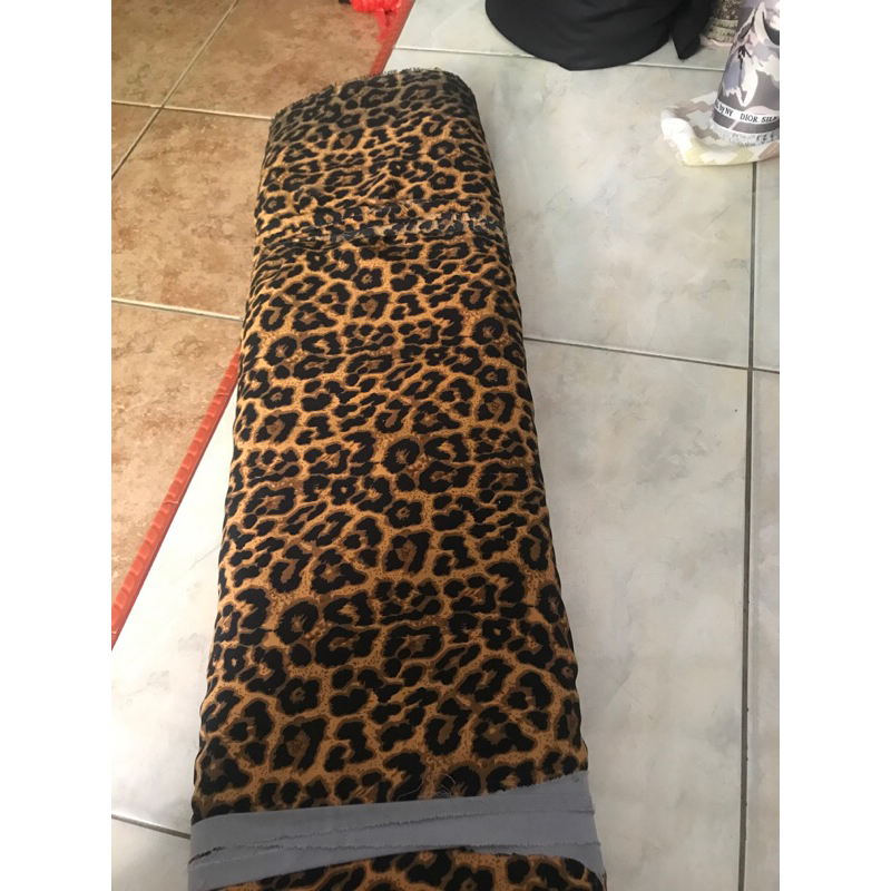 Jual Kain wolfis motif macan/kain reject/kain wolfis/harga per setengah ...
