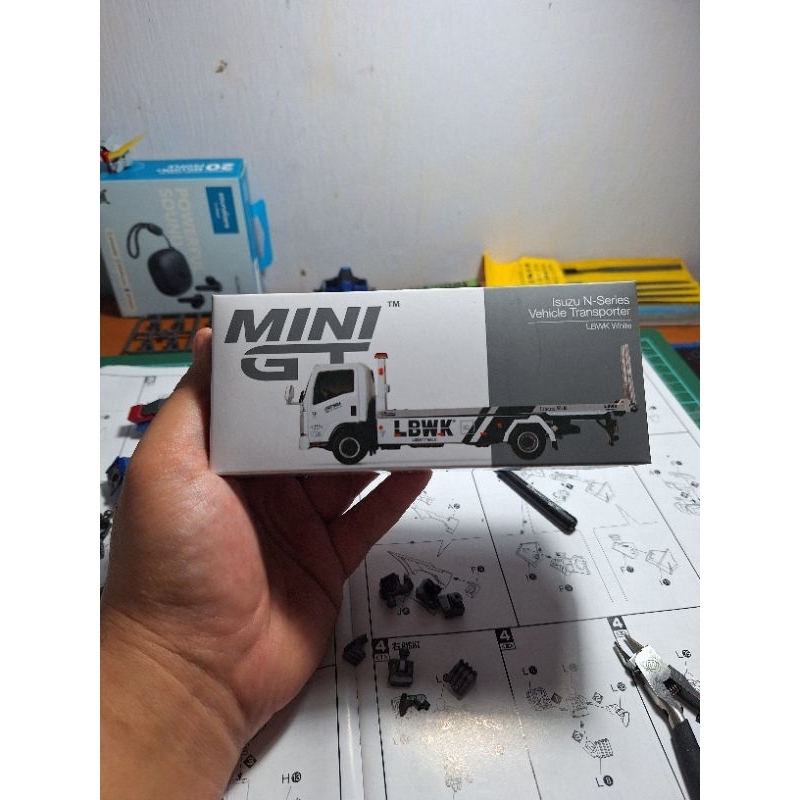 Jual Mini GT Isuzu N-Series, LWBK Transport White | Shopee Indonesia