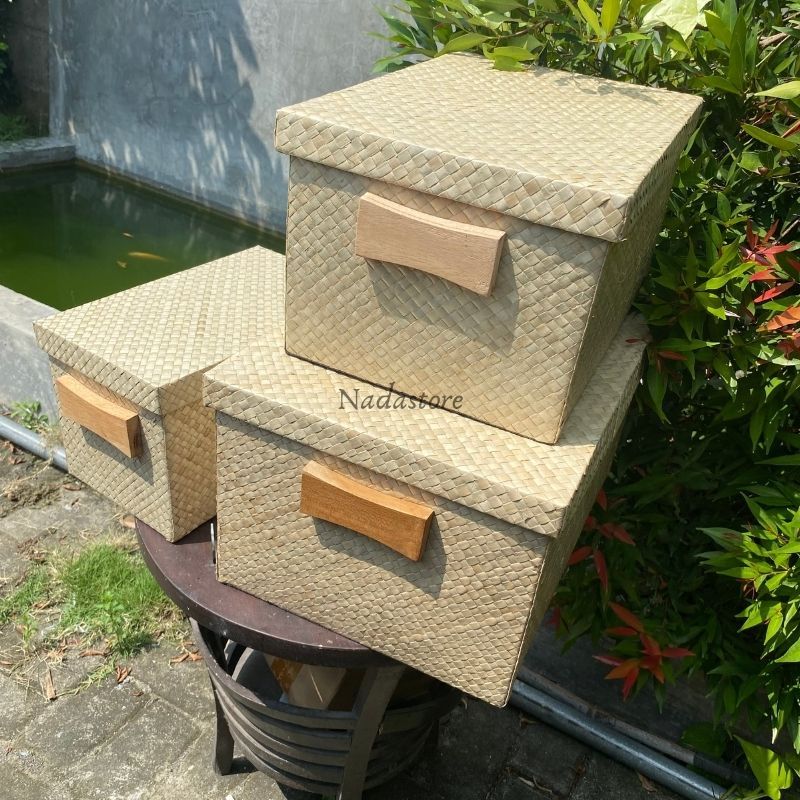 Jual Box Container Pandan Natural Handle Kayu / Storage Box Pandan ...