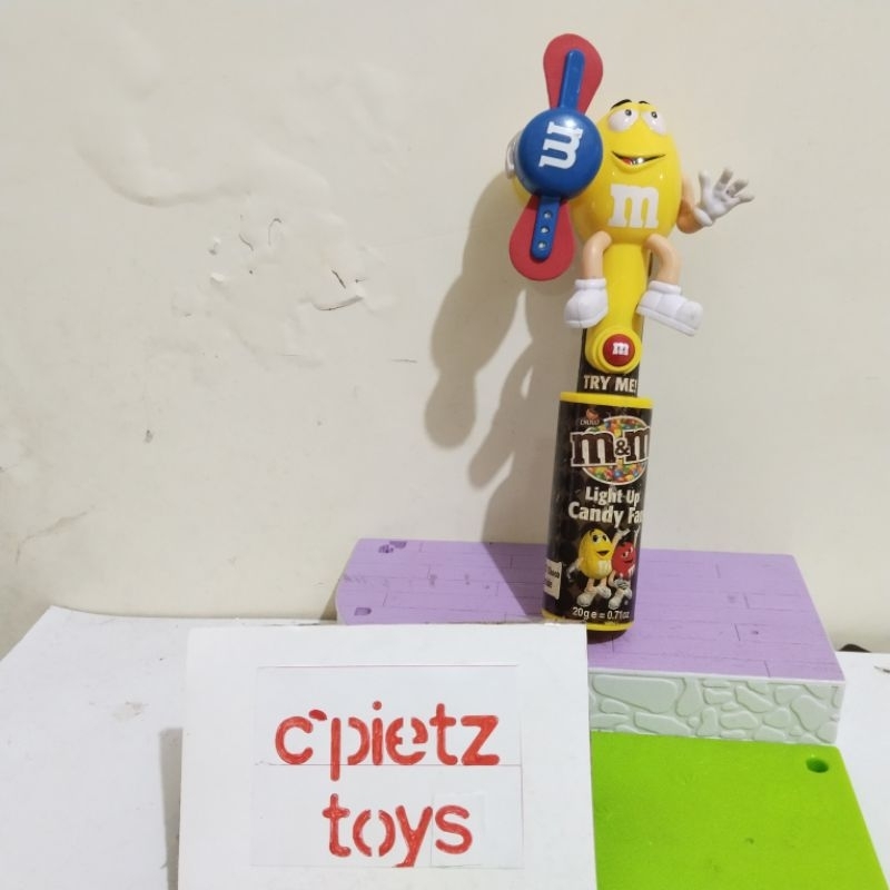 Jual Kipas MnM Kuning / M&M's Yellow Light Up Candy Fan (On) (Second ...