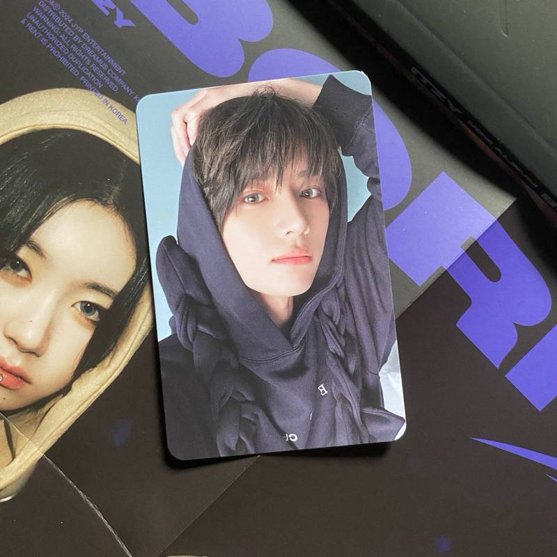 Jual PC BEOMGYU HOODIE TXT 6TH MINI ALBUM MINISODE 3 TOMORROW OFFICIAL PHOTOCARD SOOBIN TAEHYUN ...