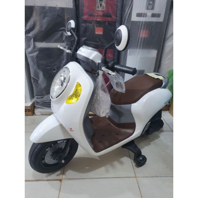 Jual MOTOR SCOOPY COCOK UNTUK ANAK CEWE TYPE M999 COCOK UNTUK UMUR 5-8 ...