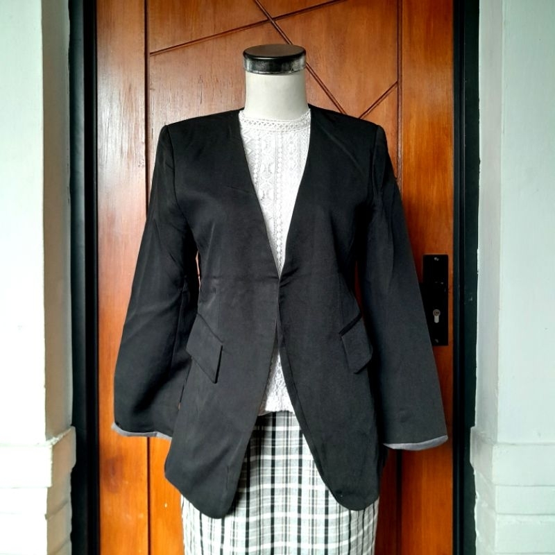 Jual BLAZER HITAM/BLAZER WISUDA/BLAZER KANTOR | Shopee Indonesia