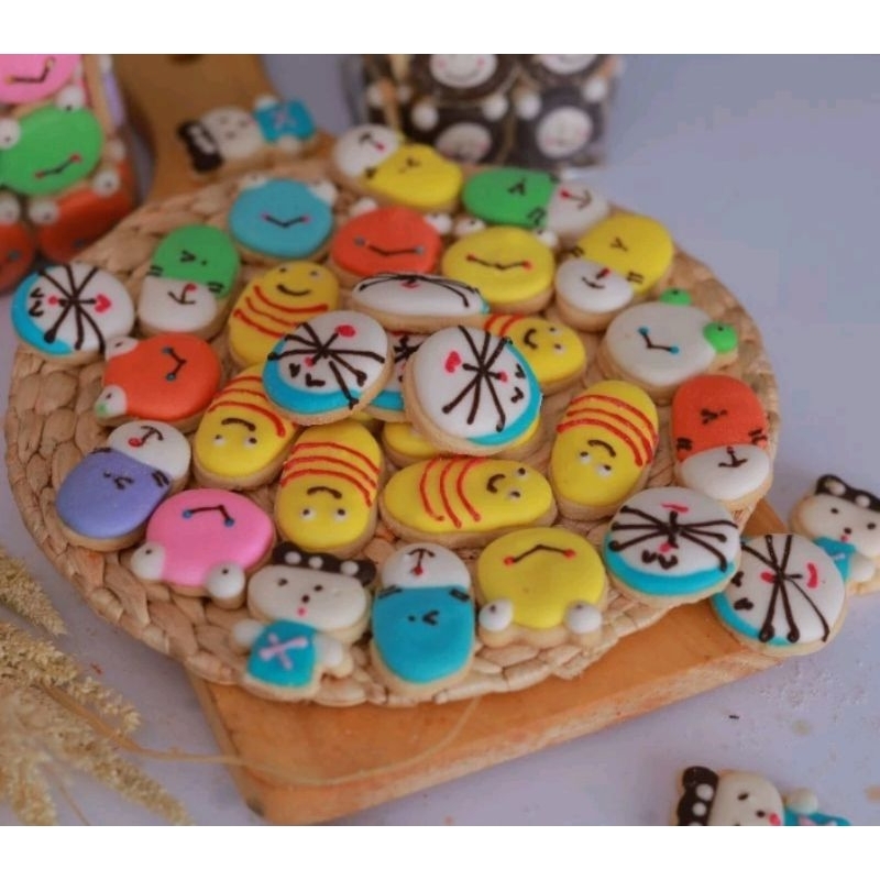 Jual Kue karakter | Kue lucu | larva cookie | Kue Karakter kodok ...