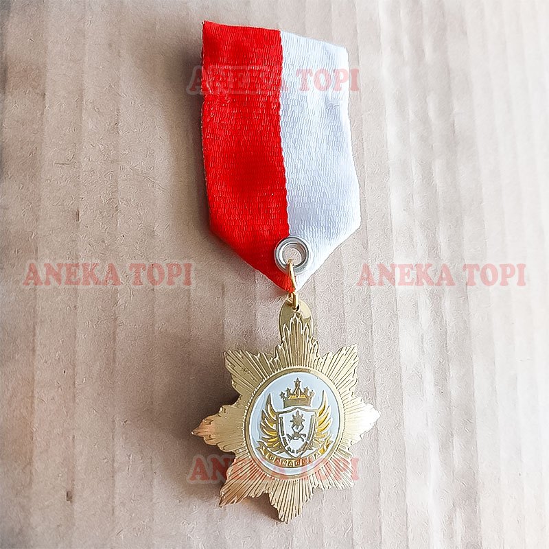 Jual Pin Bintang Jasa Baranusa Pin Tanda Jasa Barisan Adat Raja ...