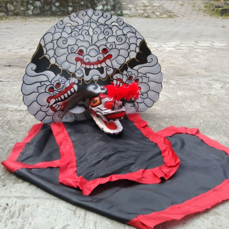 Jual Mainan tradisional barongan caplokan devil Casper putih kayu kain ...