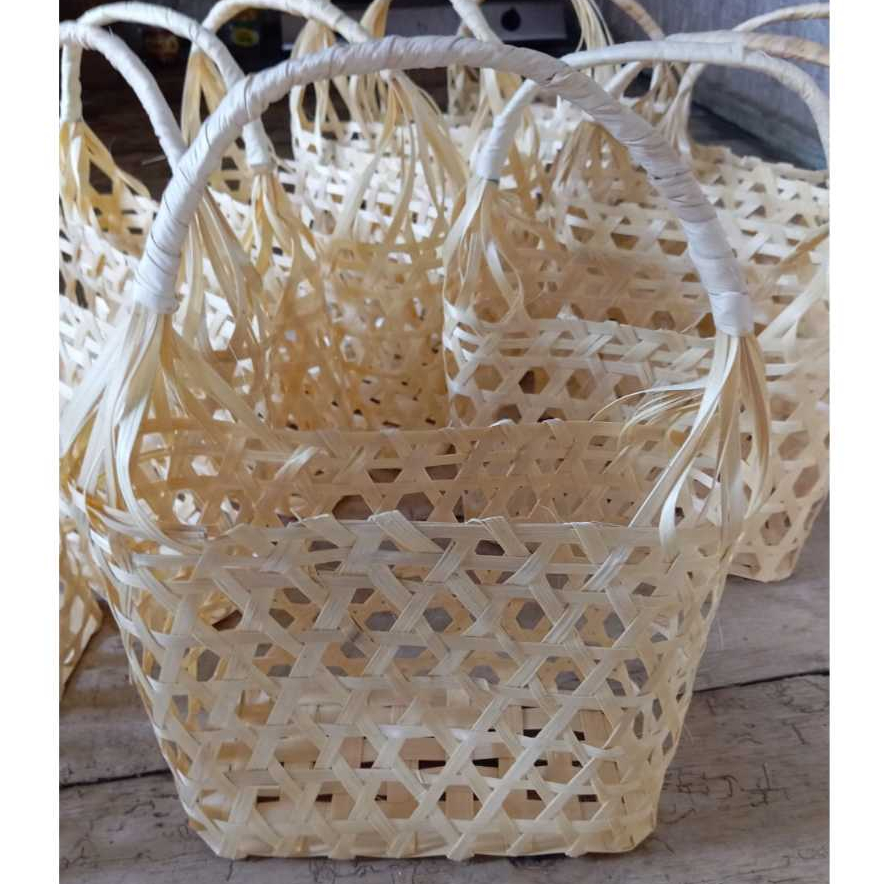 Jual PROMO keranjang rotan hampers anyaman bambu / besek hampers cantik ...