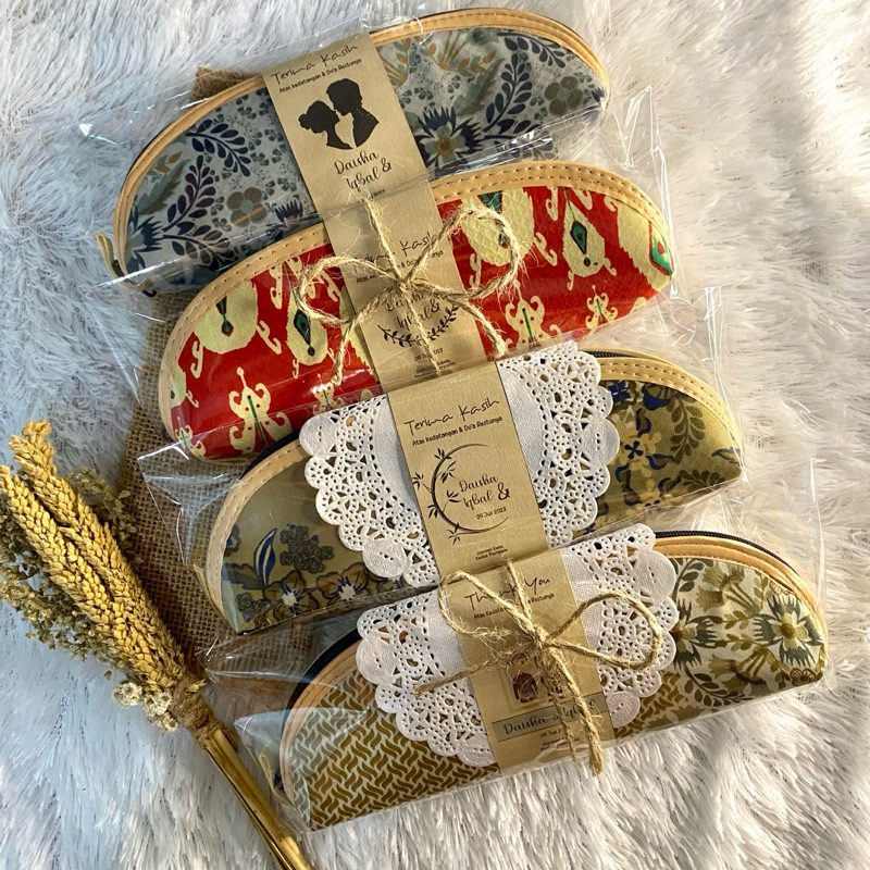 Jual Souvenir Pernikahan Tempat Pensil Batik Khas Jogja ( Uk 19 x 7 cm ) Part 8 | Shopee Indonesia