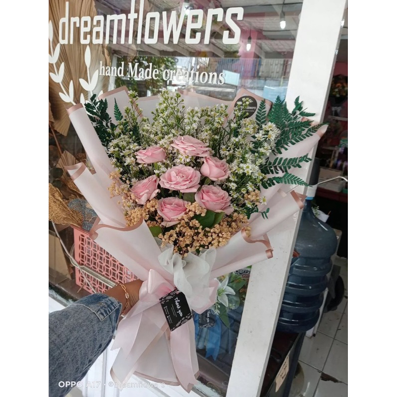 Jual buket bunga segar mawar 7pcs mix pikok dan baby breath ukuran 60cm ...