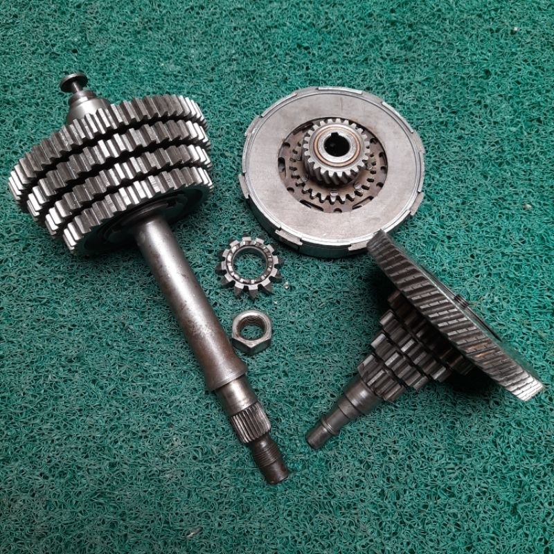 Jual Gearset vespa strada gearbox vespa strada AOM original copotan ...