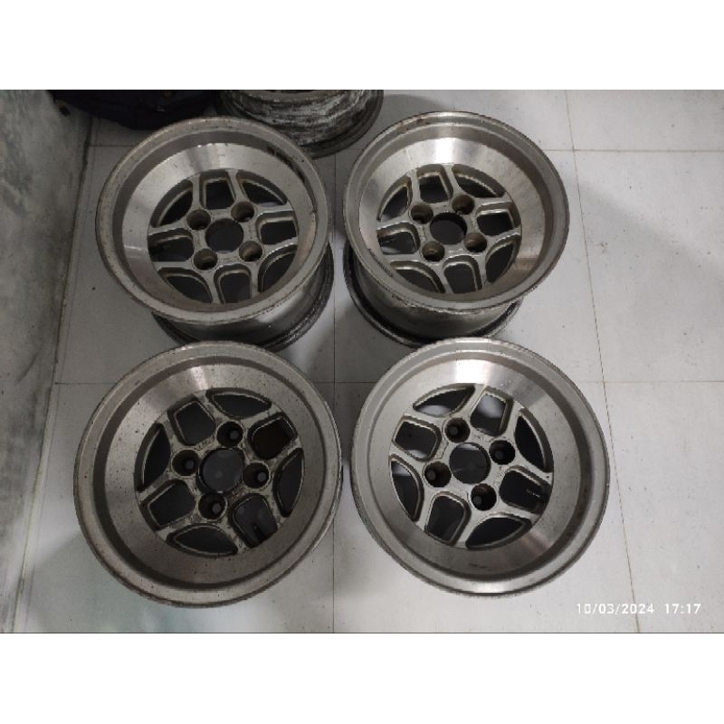 Jual velg toms igetta r13 pcd 4x114 lebar 7 et -5 | Shopee Indonesia