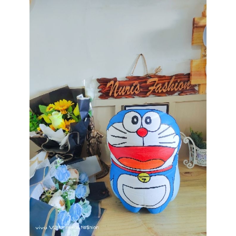 Jual POT lukis Doraemon galon Lee mineral 15 liter | Shopee Indonesia