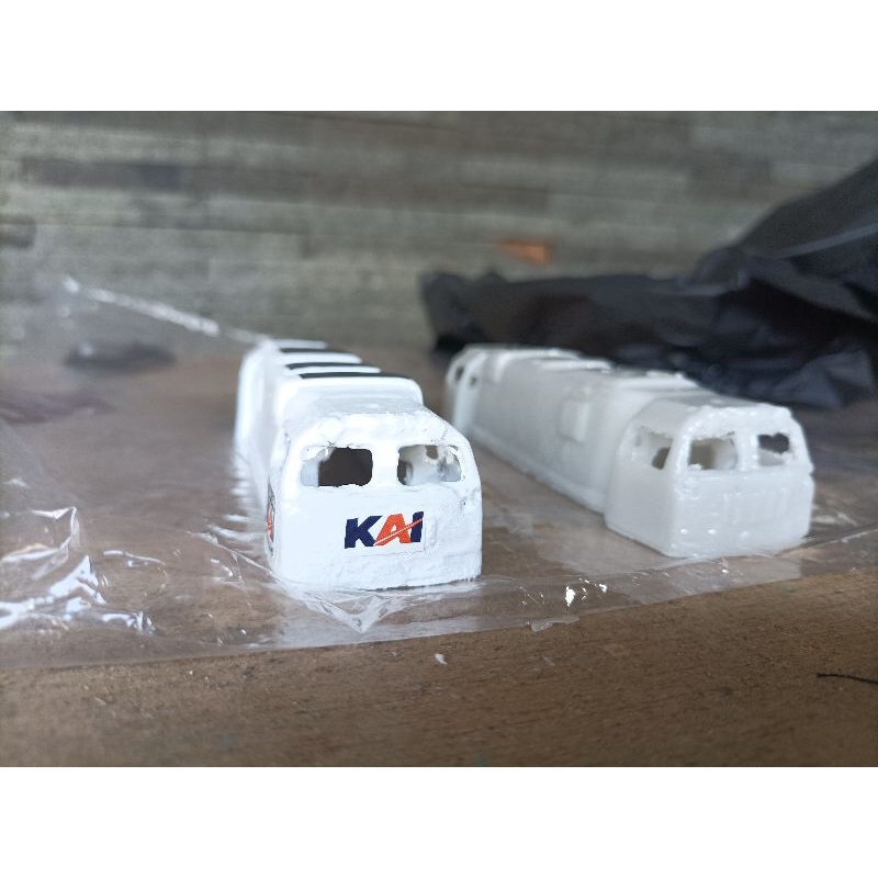 Jual mainan modifikasi kerta api Indonesia (lokomotif saja) | Shopee ...