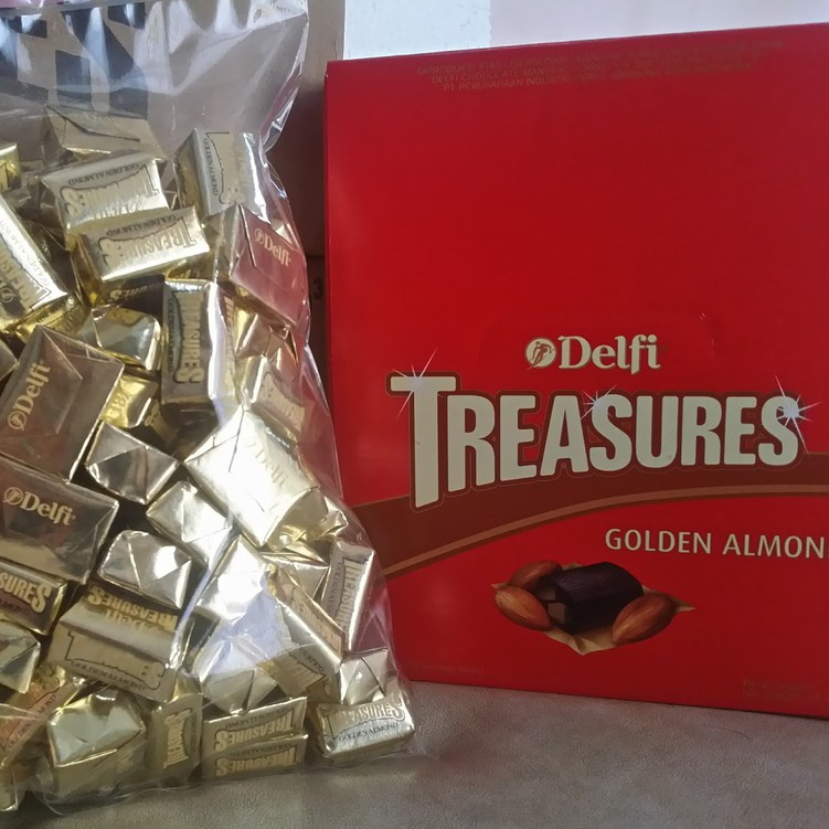 Jual Coklat Delfi Treasure isi Kacang Almond Golden Almond Treasures ...