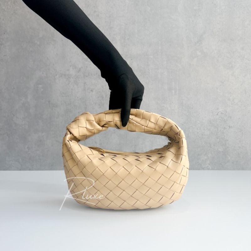 Jual BV Mini Jodie Bag in Beige GHW | Shopee Indonesia