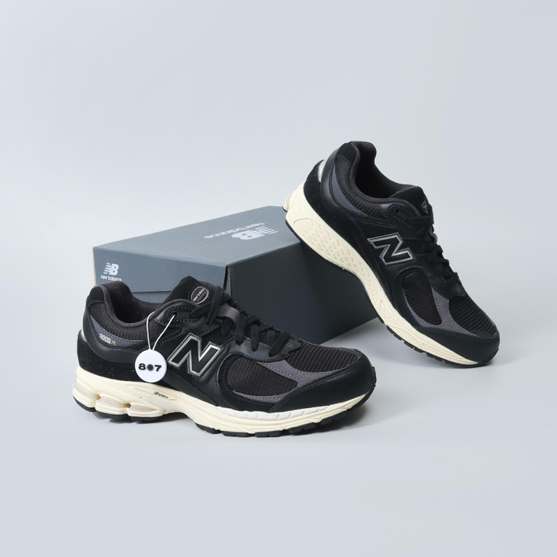 Jual New Balance 2002R Black Vintage | Shopee Indonesia